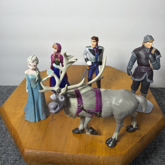 Disney | Toys | Frozen Play Set Of Five Kristoff Anna Hans Elsa Sven ...